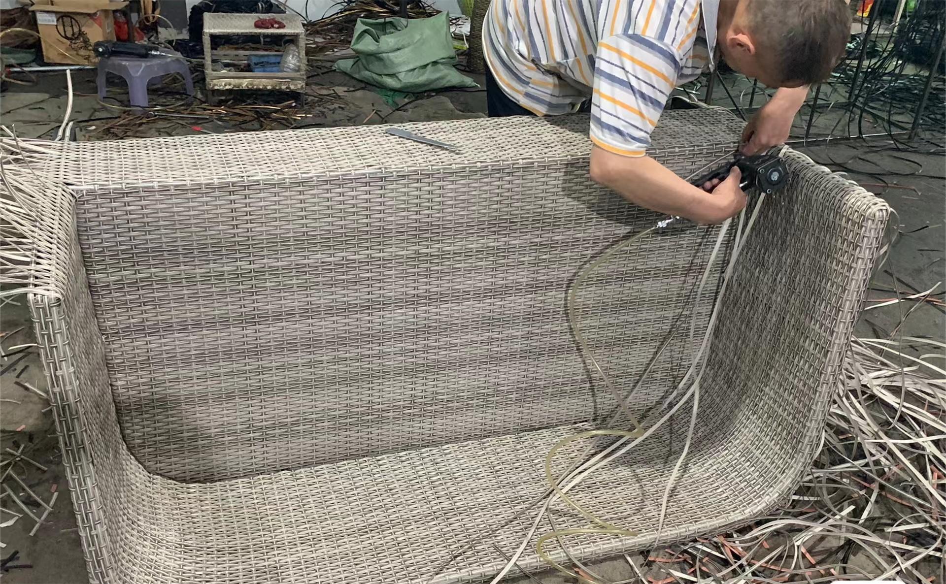 Why rattan furniture’s price is different from different suppliers?